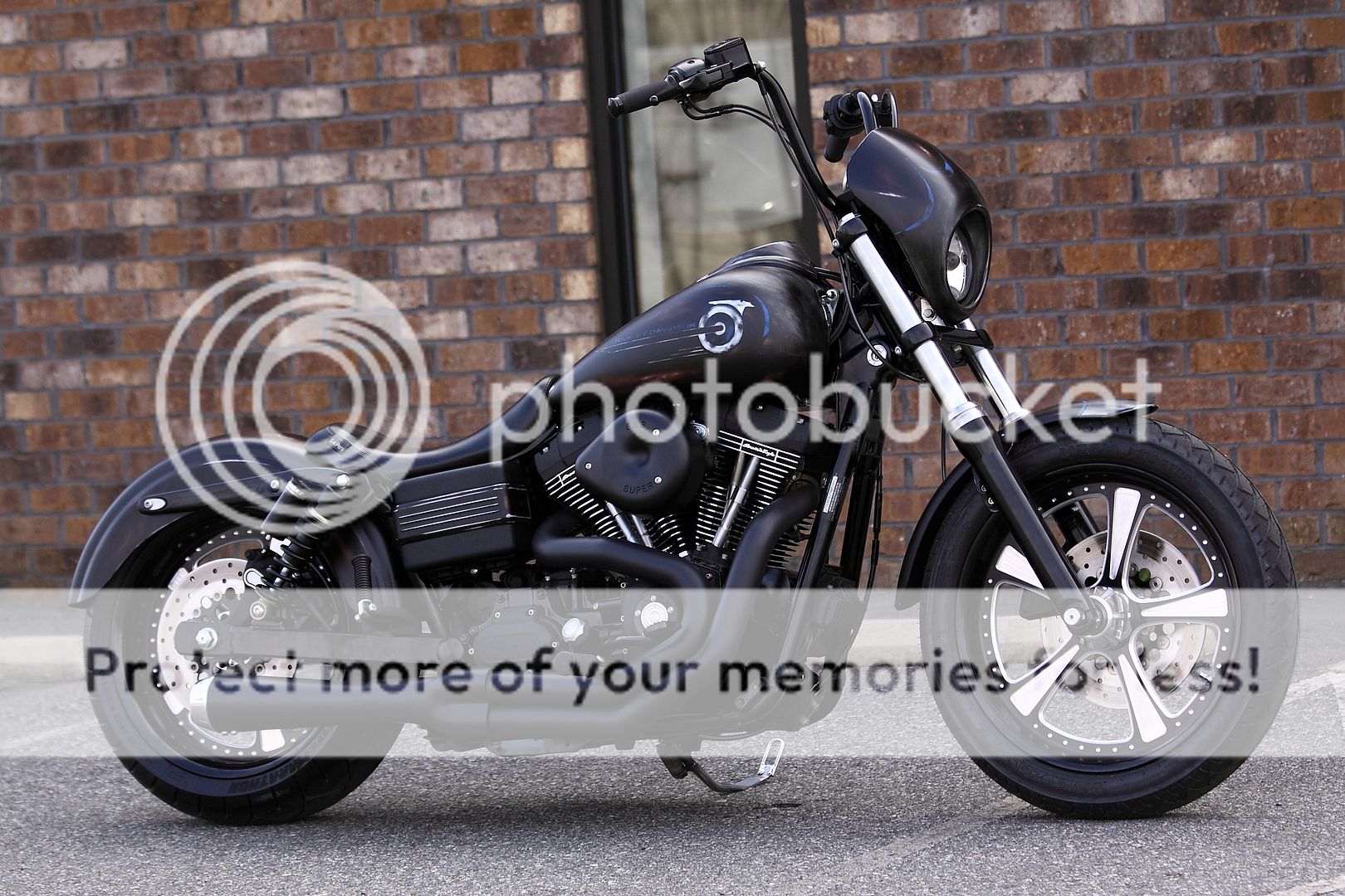 Harley Dyna-förvandling från ful ankunge till SoA style.....