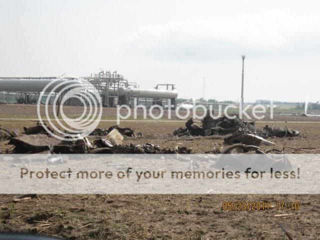 Weather Oil drilling rig takes a direct hit from a tornado, pix ...