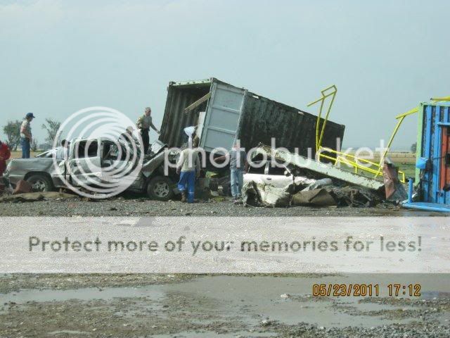 Weather Oil drilling rig takes a direct hit from a tornado, pix ...