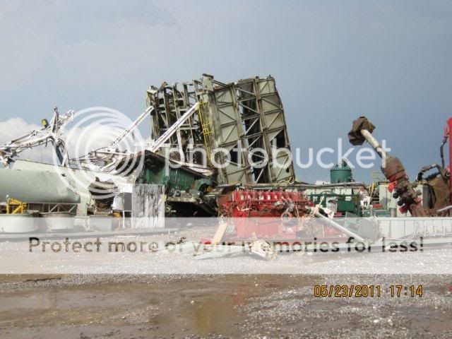 Weather Oil drilling rig takes a direct hit from a tornado, pix ...